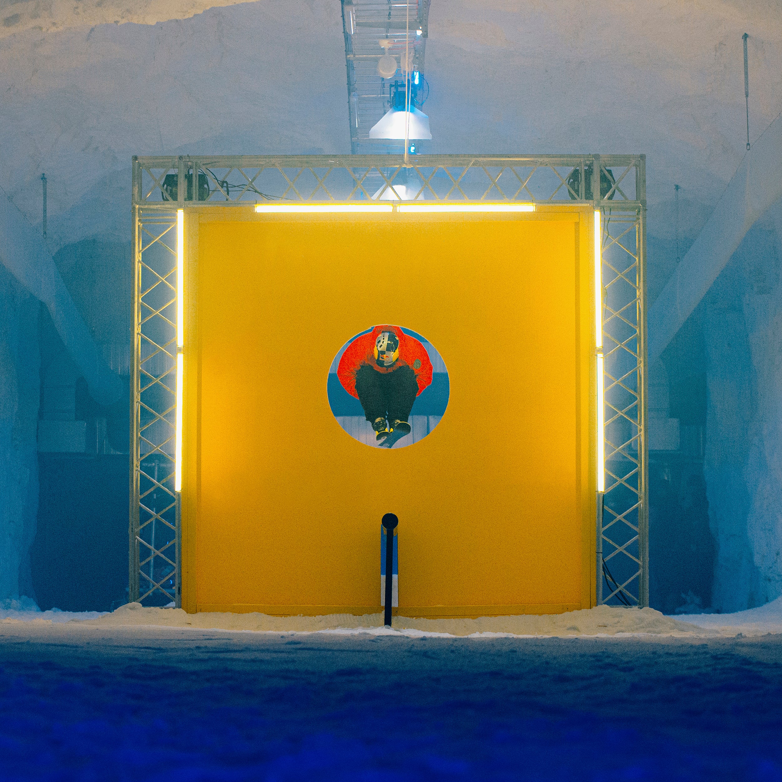 JESPER TJADER'S GAME SHOW – Forecast Ski