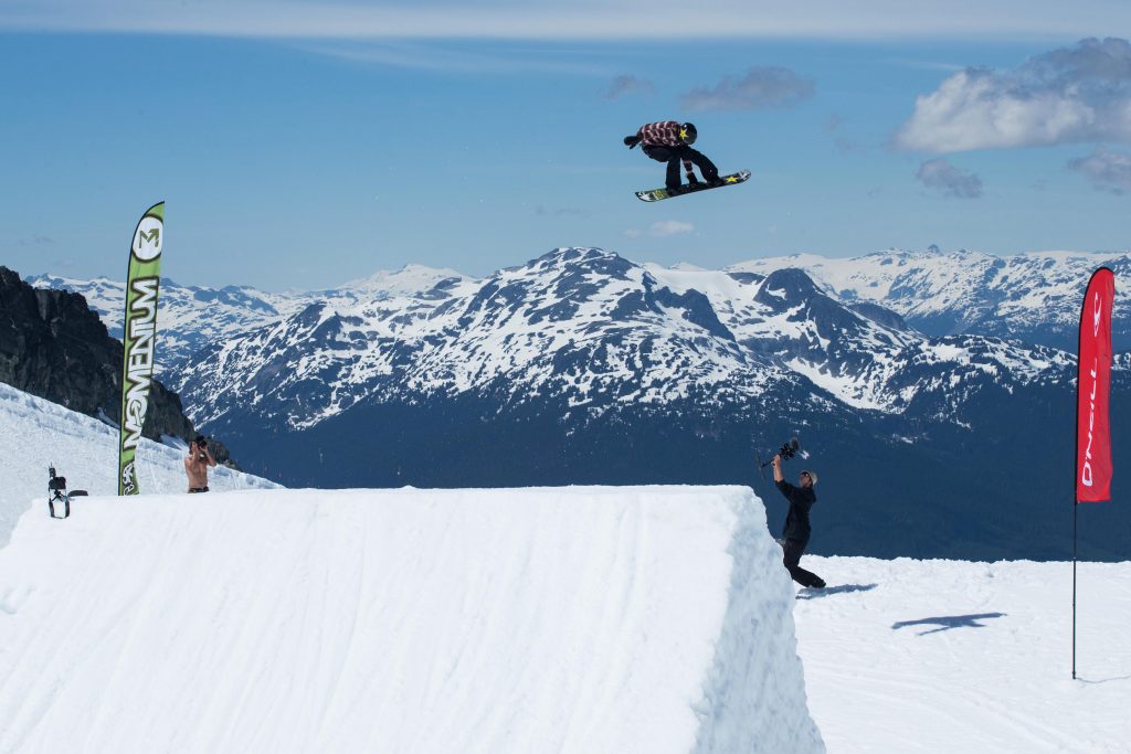 MOMENTUM SKI CAMPS ADDS SNOWBOARDING – Forecast Ski