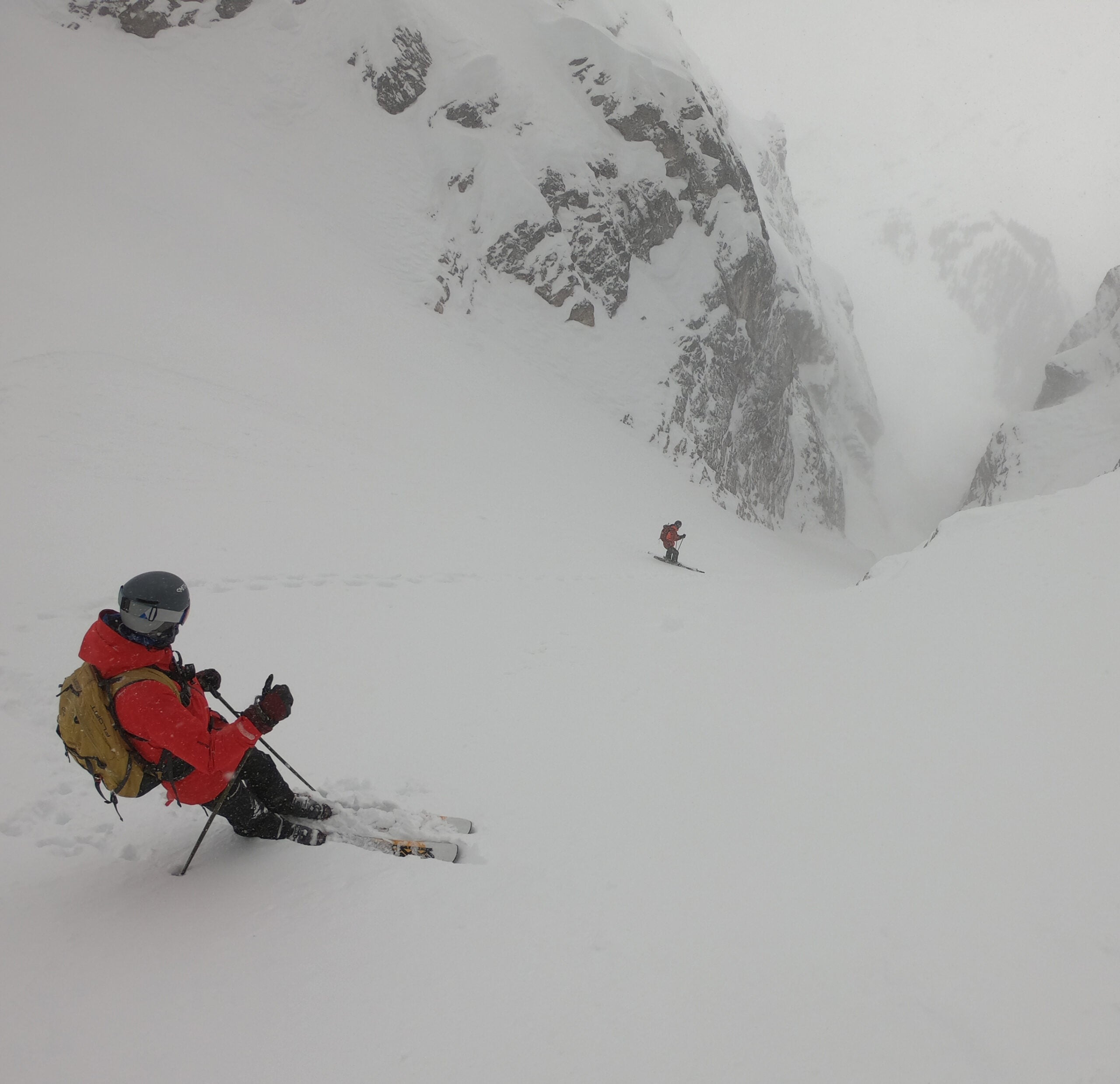 ONE MINUTE WONDER - GOLDEN COULOIR – Forecast Ski